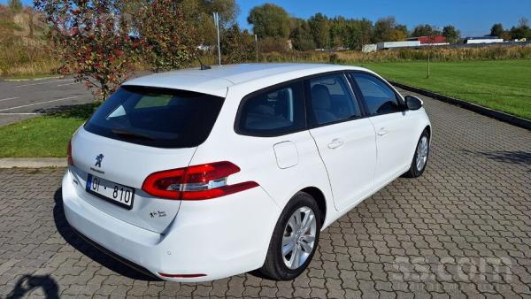 White Peugeot 308 2018 in Riga, with an engine capacity of 1.50 L and mileage of 266 thousand km for 6100 €, photo 3 on AUTOMOTO.COM.LV