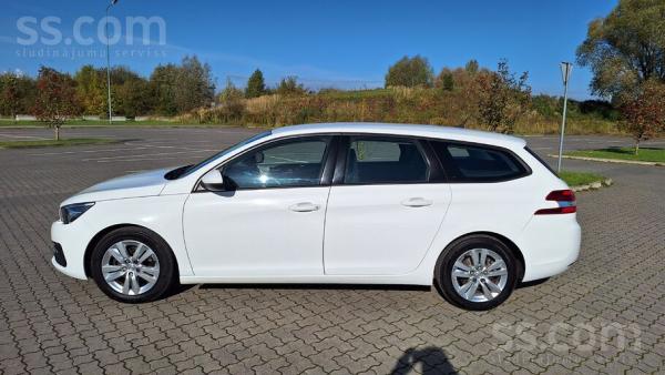 White Peugeot 308 2018 in Riga, with an engine capacity of 1.50 L and mileage of 266 thousand km for 6100 €, photo 5 on AUTOMOTO.COM.LV