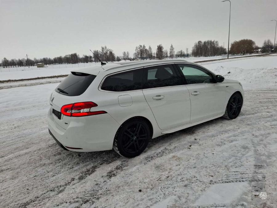 White Peugeot 308 2018 in Marijampole, with an engine capacity of 2.00 L and mileage of 181 thousand km for 8600 €, photo 3 on AUTOMOTO.COM.LV