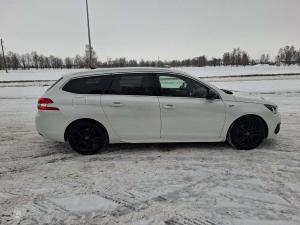 White Peugeot 308 2018 in Marijampole, with an engine capacity of 2.00 L and mileage of 181 thousand km for 8600 €, photo 6 on AUTOMOTO.COM.LV