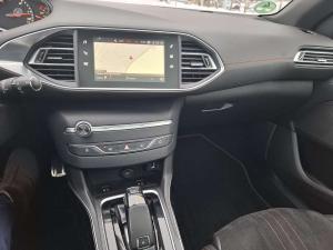 White Peugeot 308 2018 in Marijampole, with an engine capacity of 2.00 L and mileage of 181 thousand km for 8600 €, photo 13 on AUTOMOTO.COM.LV