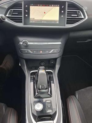 White Peugeot 308 2018 in Marijampole, with an engine capacity of 2.00 L and mileage of 181 thousand km for 8600 €, photo 15 on AUTOMOTO.COM.LV