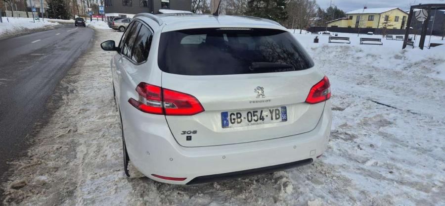White Peugeot 308 2018 in Taurage, with an engine capacity of 1.56 L and mileage of 260 thousand km for 6600 €, photo 15 on AUTOMOTO.COM.LV