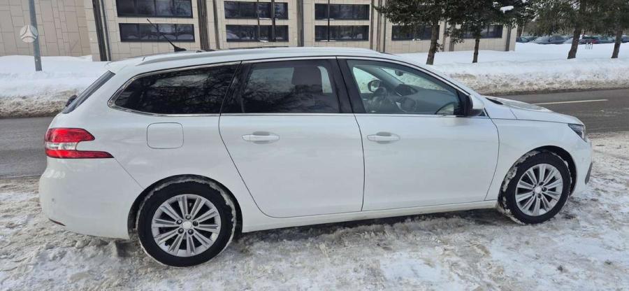 White Peugeot 308 2018 in Taurage, with an engine capacity of 1.56 L and mileage of 260 thousand km for 6600 €, photo 22 on AUTOMOTO.COM.LV