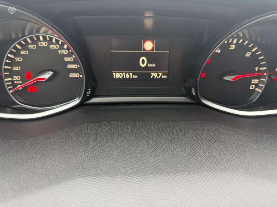 Balts Peugeot 308 2018 Kauņa, ar dzinēja tilpumu 1.50 L un nobraukumu 180 tūkst. km par 5100 €, foto 13 vietnē AUTOMOTO.COM.LV