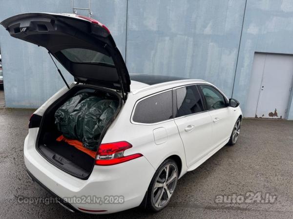 Balts Peugeot 308 2018 Tallina, ar dzinēja tilpumu 1.20 L un nobraukumu 201 tūkst. km par 6495 €, foto 6 vietnē AUTOMOTO.COM.LV