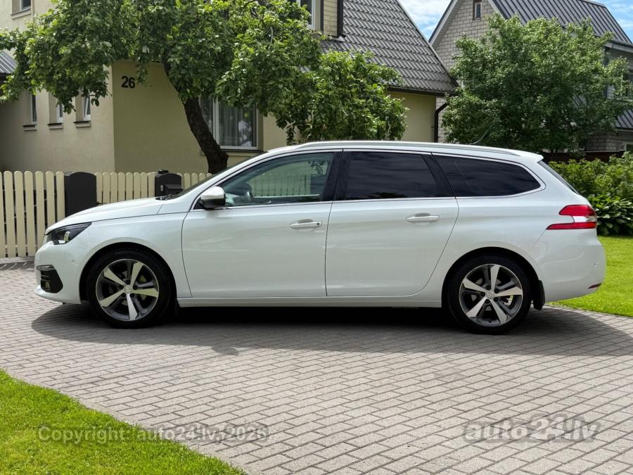 White Peugeot 308 2018 in Parnu, with an engine capacity of 1.60 L and mileage of 156 thousand km for 8900 €, photo 6 on AUTOMOTO.COM.LV