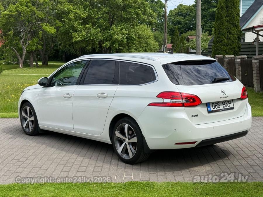 White Peugeot 308 2018 in Parnu, with an engine capacity of 1.60 L and mileage of 156 thousand km for 8900 €, photo 7 on AUTOMOTO.COM.LV