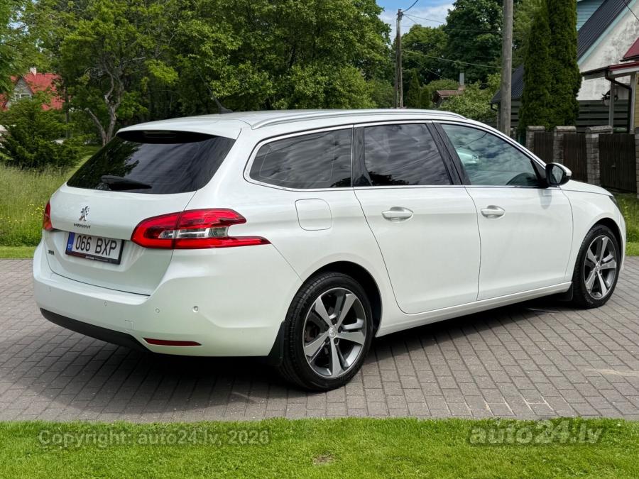 White Peugeot 308 2018 in Parnu, with an engine capacity of 1.60 L and mileage of 156 thousand km for 8900 €, photo 9 on AUTOMOTO.COM.LV