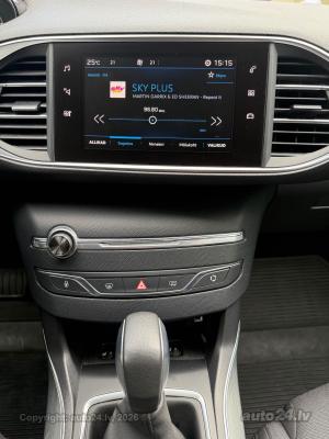 White Peugeot 308 2018 in Parnu, with an engine capacity of 1.60 L and mileage of 156 thousand km for 8900 €, photo 19 on AUTOMOTO.COM.LV