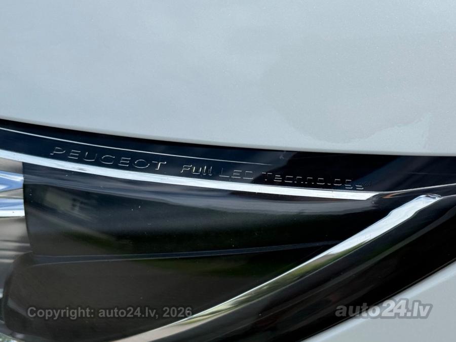 White Peugeot 308 2018 in Parnu, with an engine capacity of 1.60 L and mileage of 156 thousand km for 8900 €, photo 30 on AUTOMOTO.COM.LV