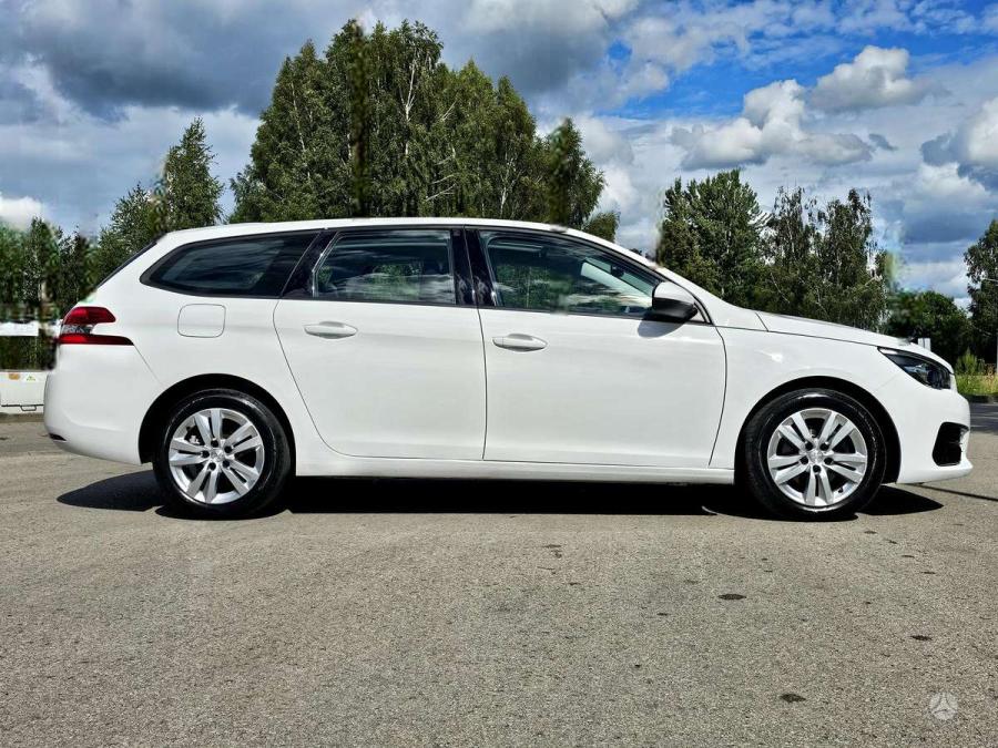 White Peugeot 308 2018 in Taurage, with an engine capacity of 1.56 L and mileage of 188 thousand km for 6400 €, photo 5 on AUTOMOTO.COM.LV