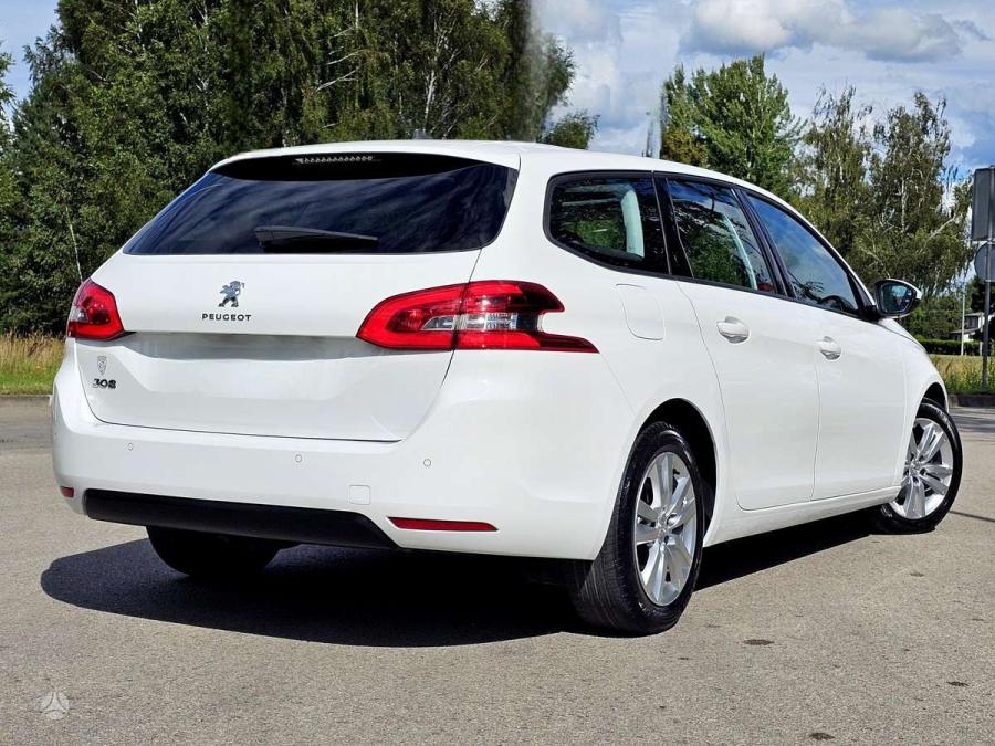 White Peugeot 308 2018 in Taurage, with an engine capacity of 1.56 L and mileage of 188 thousand km for 6400 €, photo 6 on AUTOMOTO.COM.LV
