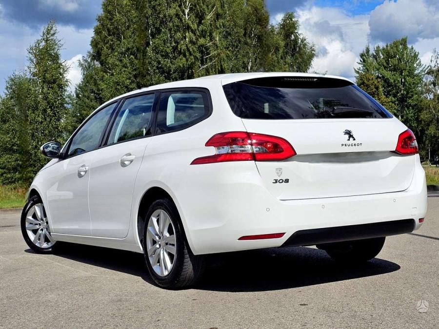 White Peugeot 308 2018 in Taurage, with an engine capacity of 1.56 L and mileage of 188 thousand km for 6400 €, photo 8 on AUTOMOTO.COM.LV