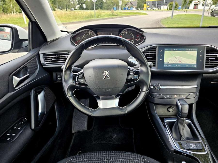White Peugeot 308 2018 in Taurage, with an engine capacity of 1.56 L and mileage of 188 thousand km for 6400 €, photo 11 on AUTOMOTO.COM.LV