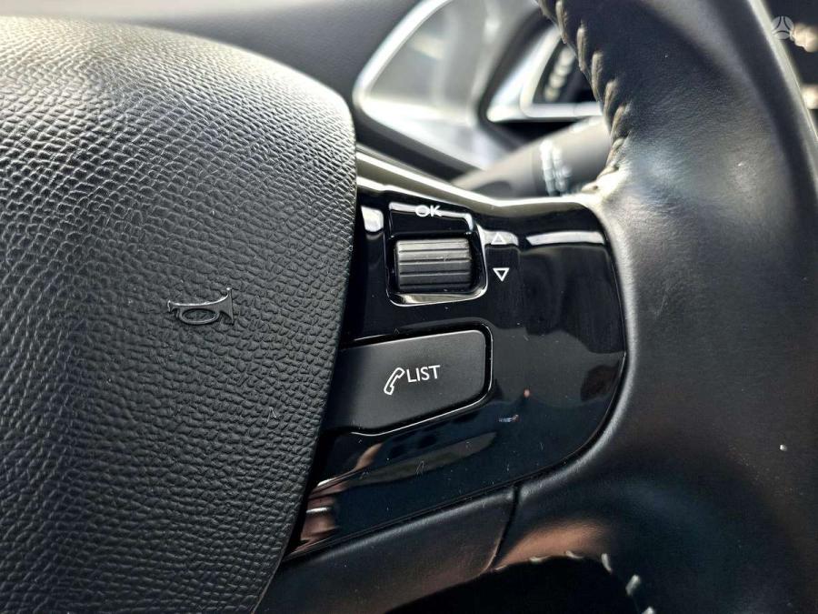 White Peugeot 308 2018 in Taurage, with an engine capacity of 1.56 L and mileage of 188 thousand km for 6400 €, photo 35 on AUTOMOTO.COM.LV