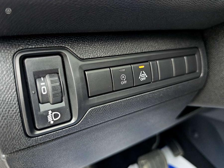 White Peugeot 308 2018 in Taurage, with an engine capacity of 1.56 L and mileage of 188 thousand km for 6400 €, photo 38 on AUTOMOTO.COM.LV