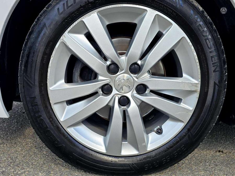 White Peugeot 308 2018 in Taurage, with an engine capacity of 1.56 L and mileage of 188 thousand km for 6400 €, photo 42 on AUTOMOTO.COM.LV