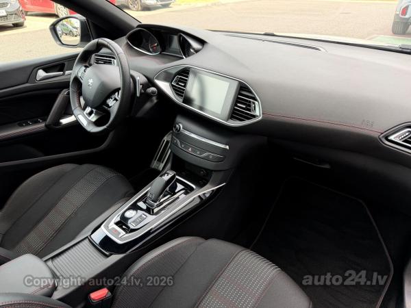Balts Peugeot 308 2018 Tallina, ar dzinēja tilpumu 1.20 L un nobraukumu 78 tūkst. km par 11900 €, foto 5 vietnē AUTOMOTO.COM.LV