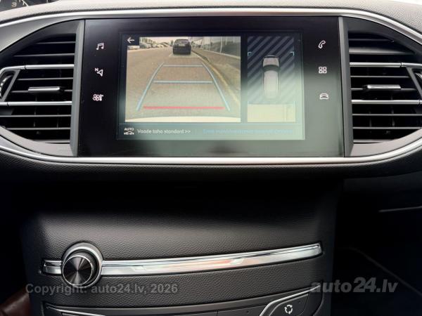 Balts Peugeot 308 2018 Tallina, ar dzinēja tilpumu 1.20 L un nobraukumu 78 tūkst. km par 11900 €, foto 10 vietnē AUTOMOTO.COM.LV