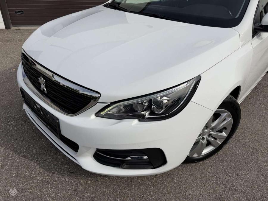 White Peugeot 308 2018 in Utena, with an engine capacity of 1.20 L and mileage of 171 thousand km for 5000 €, photo 6 on AUTOMOTO.COM.LV