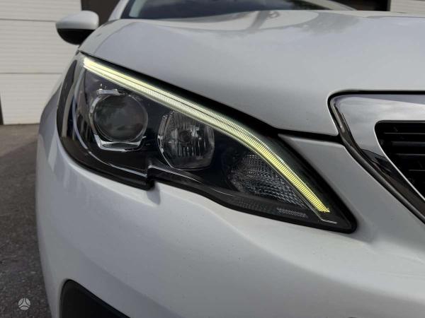 White Peugeot 308 2018 in Utena, with an engine capacity of 1.20 L and mileage of 171 thousand km for 5000 €, photo 9 on AUTOMOTO.COM.LV