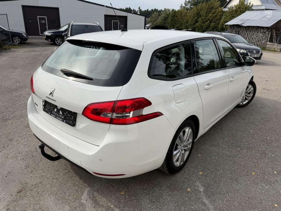 White Peugeot 308 2018 in Utena, with an engine capacity of 1.20 L and mileage of 171 thousand km for 5000 €, photo 13 on AUTOMOTO.COM.LV