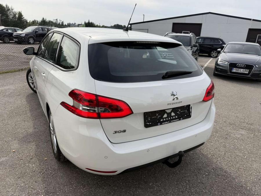White Peugeot 308 2018 in Utena, with an engine capacity of 1.20 L and mileage of 171 thousand km for 5000 €, photo 14 on AUTOMOTO.COM.LV