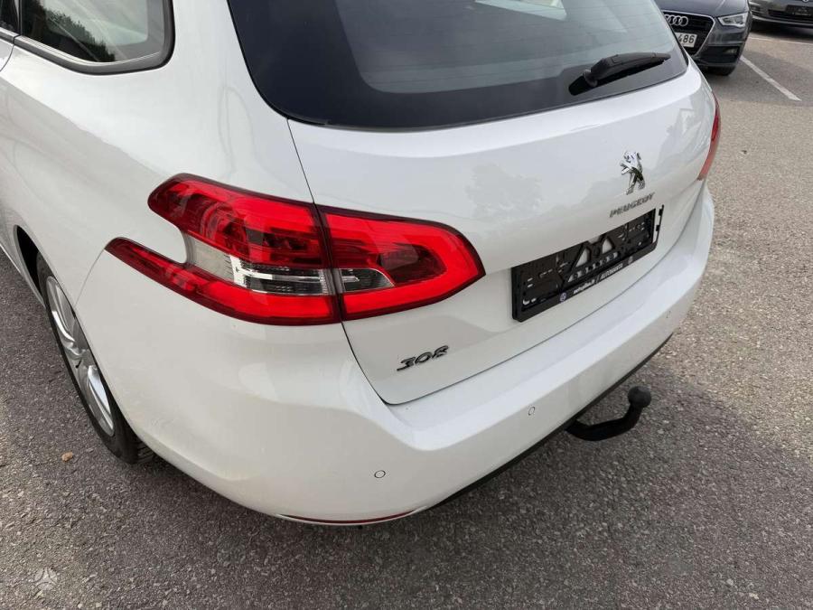 White Peugeot 308 2018 in Utena, with an engine capacity of 1.20 L and mileage of 171 thousand km for 5000 €, photo 16 on AUTOMOTO.COM.LV