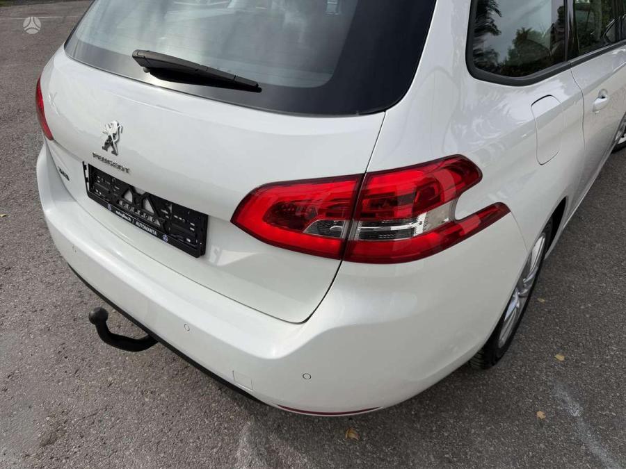 White Peugeot 308 2018 in Utena, with an engine capacity of 1.20 L and mileage of 171 thousand km for 5000 €, photo 17 on AUTOMOTO.COM.LV