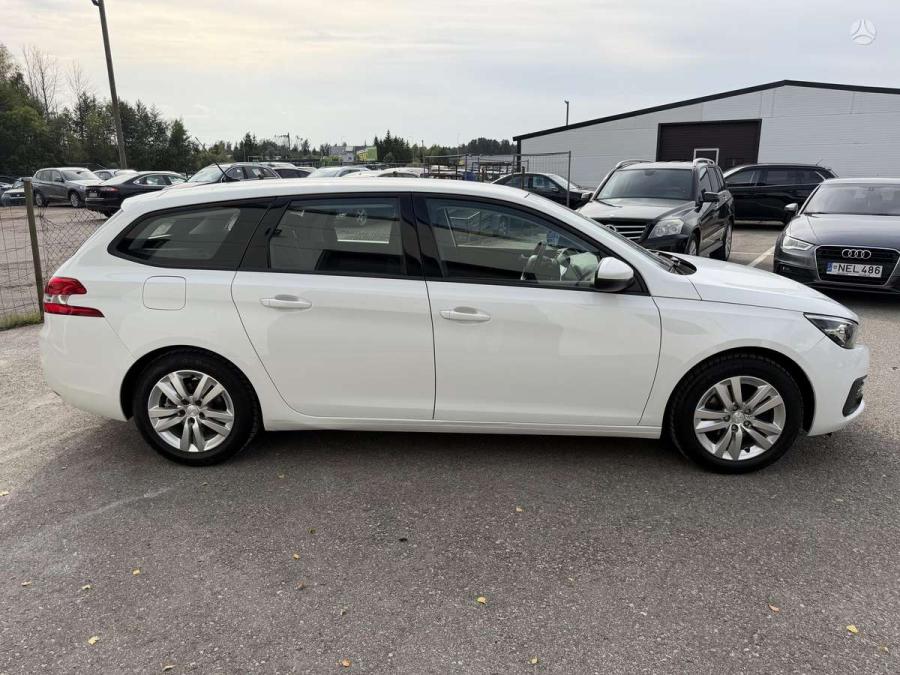 White Peugeot 308 2018 in Utena, with an engine capacity of 1.20 L and mileage of 171 thousand km for 5000 €, photo 21 on AUTOMOTO.COM.LV