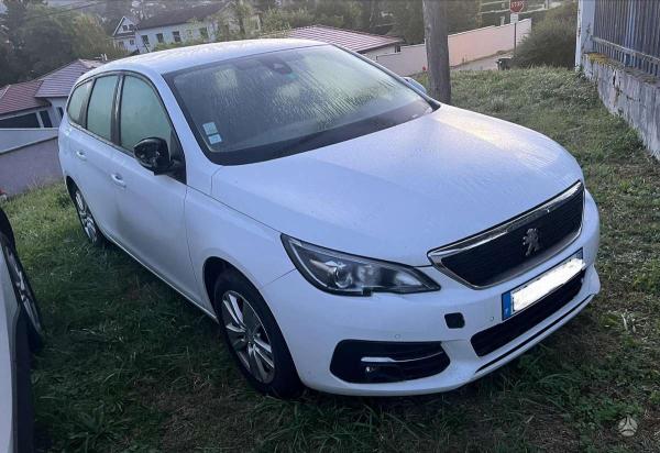 White Peugeot 308 2018 in Taurage, with an engine capacity of 1.50 L and mileage of 219 thousand km for 3400 €, photo 1 on AUTOMOTO.COM.LV