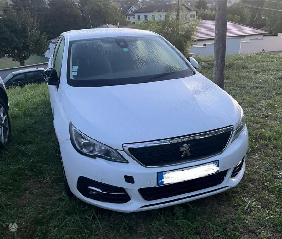 White Peugeot 308 2018 in Taurage, with an engine capacity of 1.50 L and mileage of 219 thousand km for 3400 €, photo 6 on AUTOMOTO.COM.LV