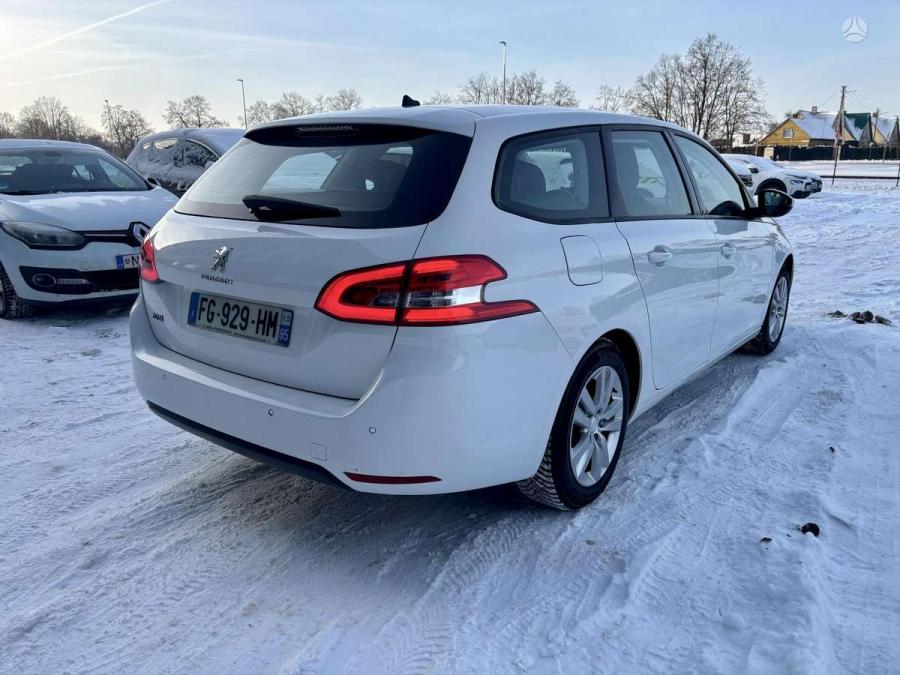 White Peugeot 308 2019 in Taurage, with an engine capacity of 1.50 L and mileage of 250 thousand km for 5900 €, photo 5 on AUTOMOTO.COM.LV