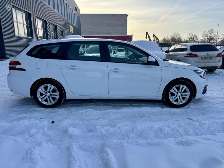 White Peugeot 308 2019 in Taurage, with an engine capacity of 1.50 L and mileage of 250 thousand km for 5900 €, photo 6 on AUTOMOTO.COM.LV