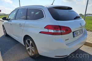 White Peugeot 308 2019 in Riga, with an engine capacity of 1.20 L and mileage of 143 thousand km for 7500 €, photo 3 on AUTOMOTO.COM.LV