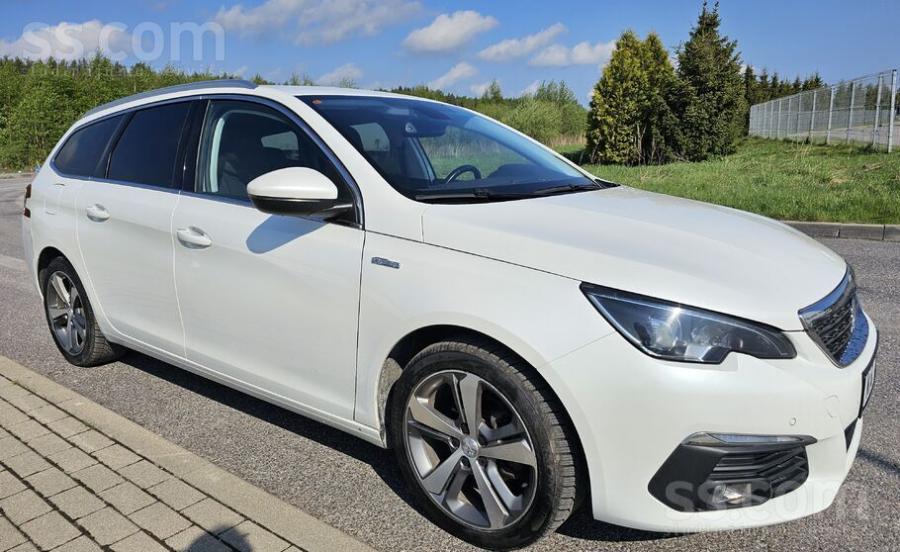 White Peugeot 308 2019 in Riga, with an engine capacity of 1.20 L and mileage of 143 thousand km for 7500 €, photo 5 on AUTOMOTO.COM.LV