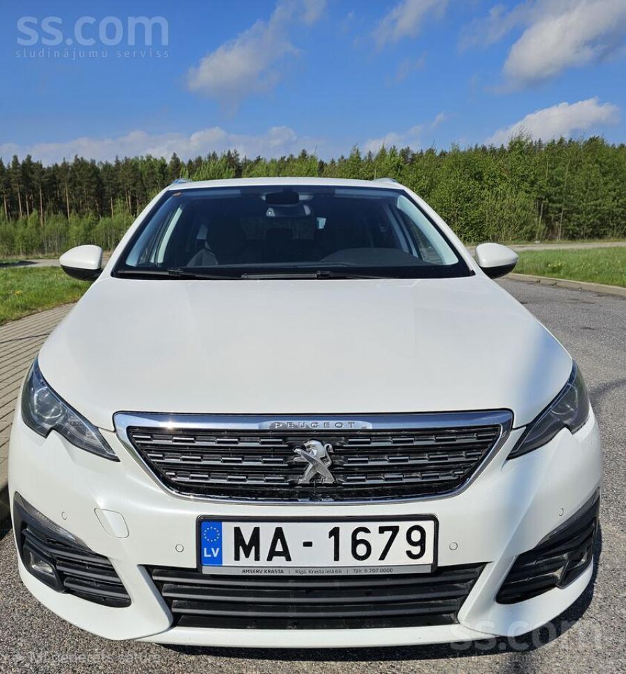 White Peugeot 308 2019 in Riga, with an engine capacity of 1.20 L and mileage of 143 thousand km for 7500 €, photo 6 on AUTOMOTO.COM.LV