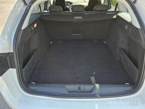 White Peugeot 308 2019 in Riga, with an engine capacity of 1.20 L and mileage of 143 thousand km for 7500 €, photo 8 on AUTOMOTO.COM.LV