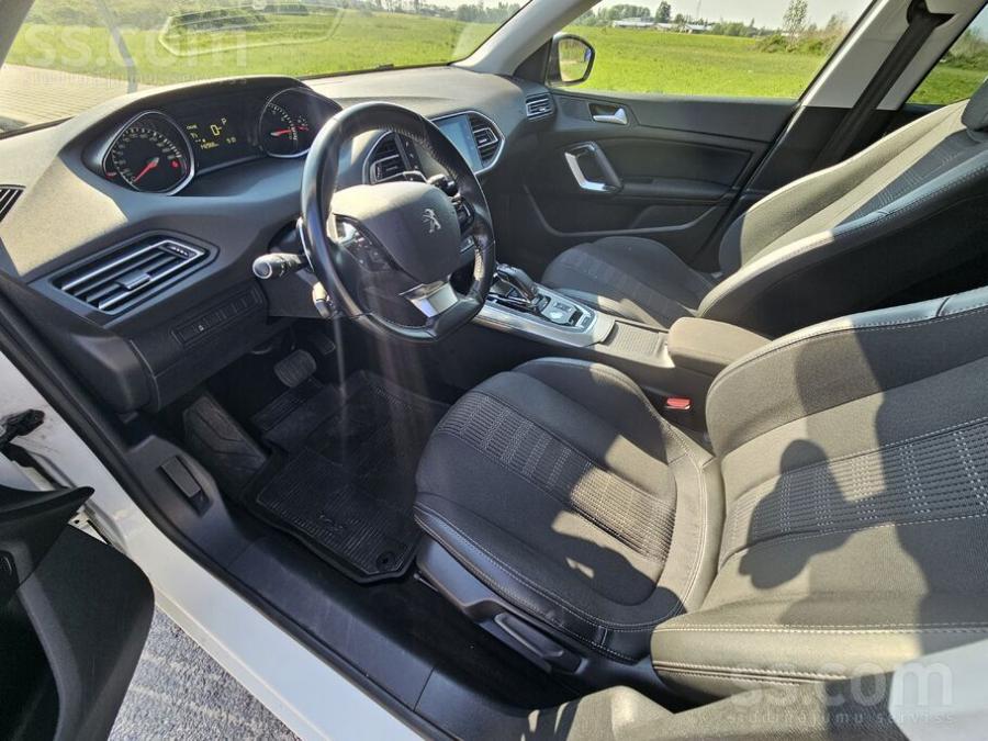 White Peugeot 308 2019 in Riga, with an engine capacity of 1.20 L and mileage of 143 thousand km for 7500 €, photo 9 on AUTOMOTO.COM.LV