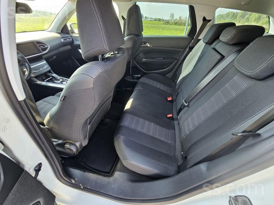 White Peugeot 308 2019 in Riga, with an engine capacity of 1.20 L and mileage of 143 thousand km for 7500 €, photo 13 on AUTOMOTO.COM.LV