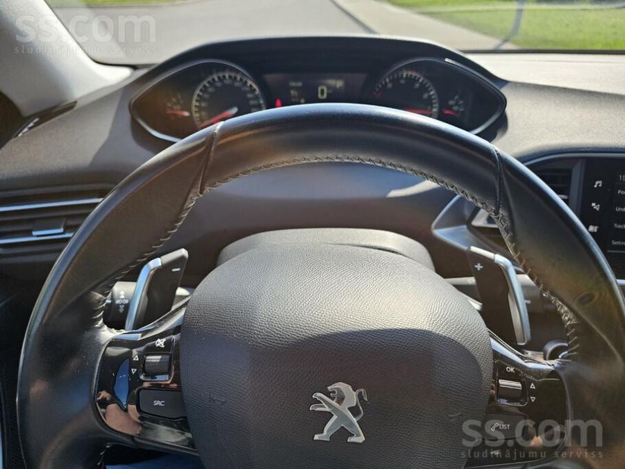 White Peugeot 308 2019 in Riga, with an engine capacity of 1.20 L and mileage of 143 thousand km for 7500 €, photo 15 on AUTOMOTO.COM.LV