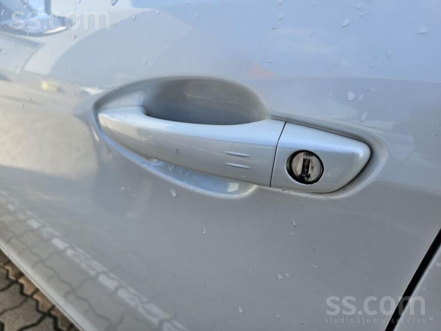 White Peugeot 308 2019 in Riga, with an engine capacity of 1.20 L and mileage of 143 thousand km for 7500 €, photo 18 on AUTOMOTO.COM.LV