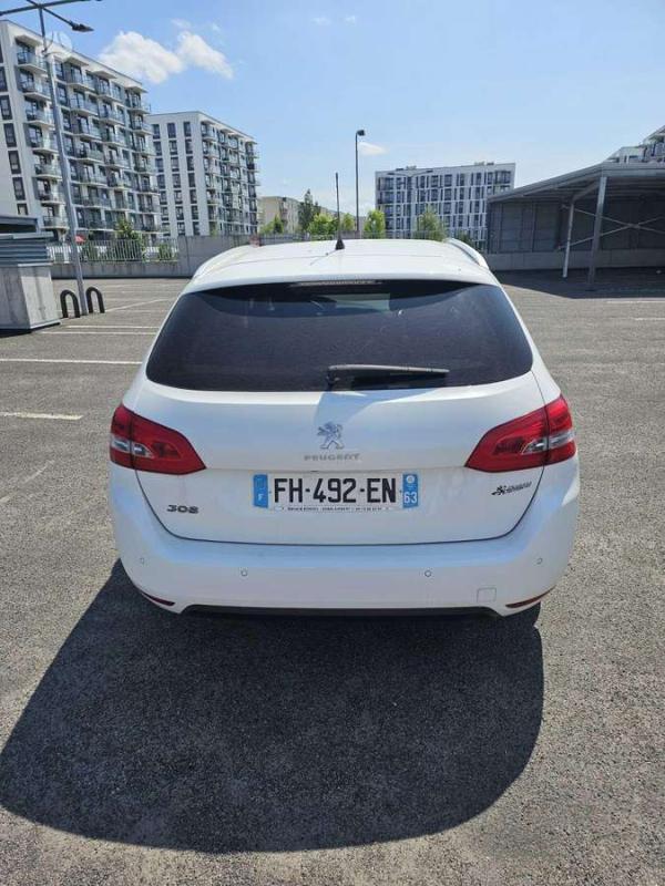 Balts Peugeot 308 2019 Kauņa, ar dzinēja tilpumu 1.50 L un nobraukumu 266 tūkst. km par 5350 €, foto 4 vietnē AUTOMOTO.COM.LV