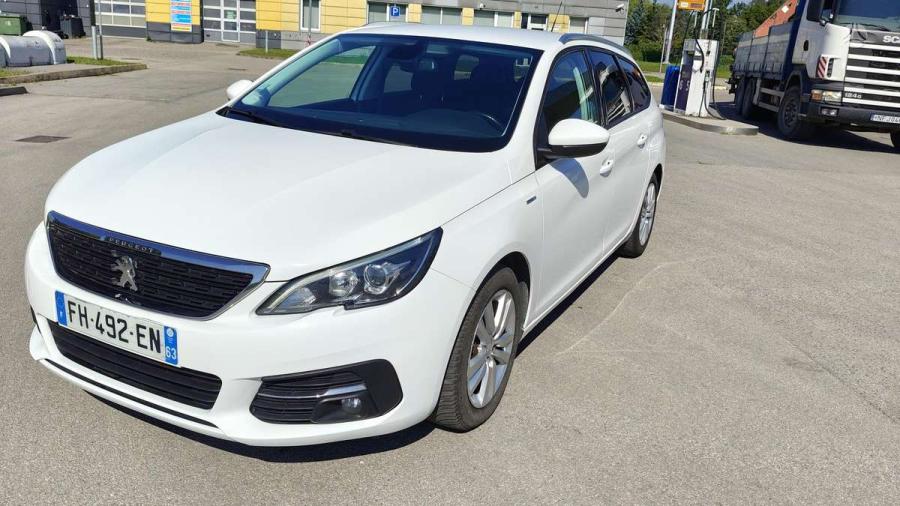White Peugeot 308 2019 in Kaunas, with an engine capacity of 1.50 L and mileage of 266 thousand km for 5350 €, photo 1 on AUTOMOTO.COM.LV