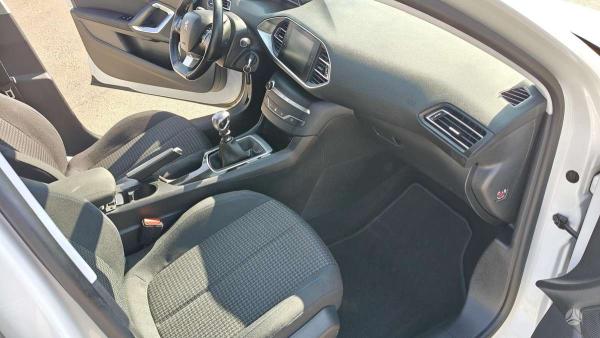 Balts Peugeot 308 2019 Kauņa, ar dzinēja tilpumu 1.50 L un nobraukumu 266 tūkst. km par 5350 €, foto 10 vietnē AUTOMOTO.COM.LV