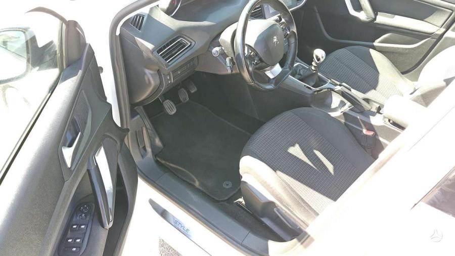 White Peugeot 308 2019 in Kaunas, with an engine capacity of 1.50 L and mileage of 266 thousand km for 5350 €, photo 18 on AUTOMOTO.COM.LV