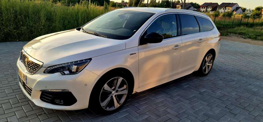 White Peugeot 308 2019 in Taurage, with an engine capacity of 1.50 L and mileage of 170 thousand km for 8250 €, photo 1 on AUTOMOTO.COM.LV