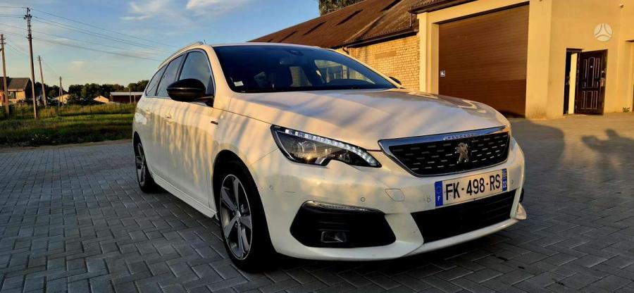 White Peugeot 308 2019 in Taurage, with an engine capacity of 1.50 L and mileage of 170 thousand km for 8250 €, photo 8 on AUTOMOTO.COM.LV