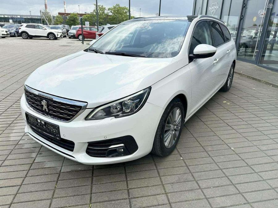 White Peugeot 308 2019 in Kaunas, with an engine capacity of 1.50 L and mileage of 214 thousand km for 7200 €, photo 1 on AUTOMOTO.COM.LV